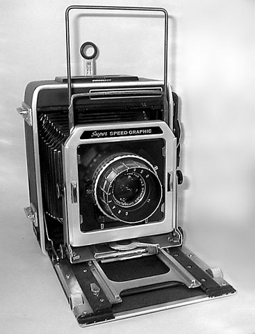 Stereo photos of Graflex cameras